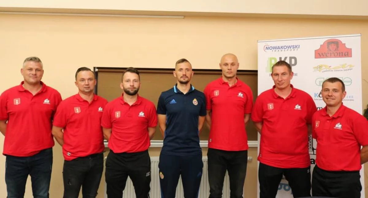 Od szkolenia trenerów WKSu Wieluń do objęcia Rakowa. Droga Łukasza ...
